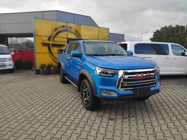 8 Pro 4x4 2.4 l Klima, Kamera, Parkpilot