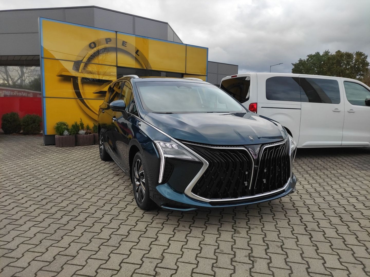 Forthing 4 U-Tour 1.5T Panoramadach, Klima, Kame